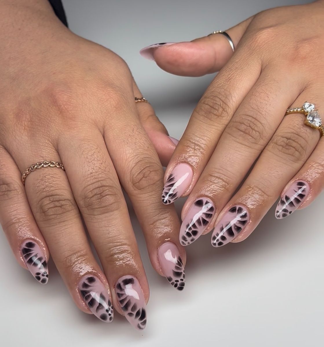 Goldie | Online Booking